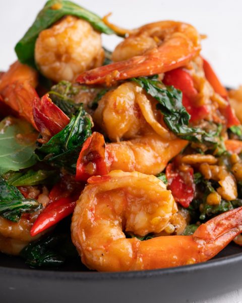 Spicy Prawn & Basil Stir-fry (Pad Grapao Goong) - everybodylovesitalian.com