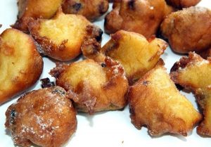 Fritole alla veneziana (Venetian Carnival Fritters ...