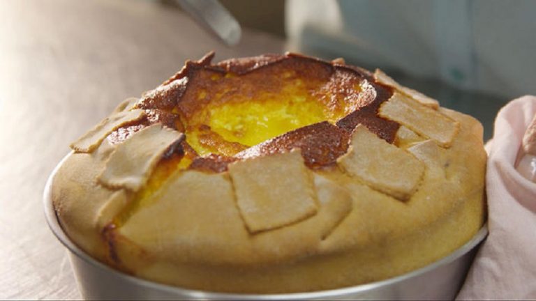 Italian baked ricotta cheesecake (fiadone di Vincenzo ...