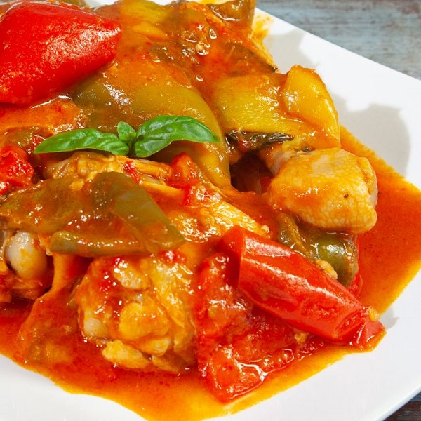 Chicken and Peppers - Pollo e Peperoni - everybodylovesitalian.com