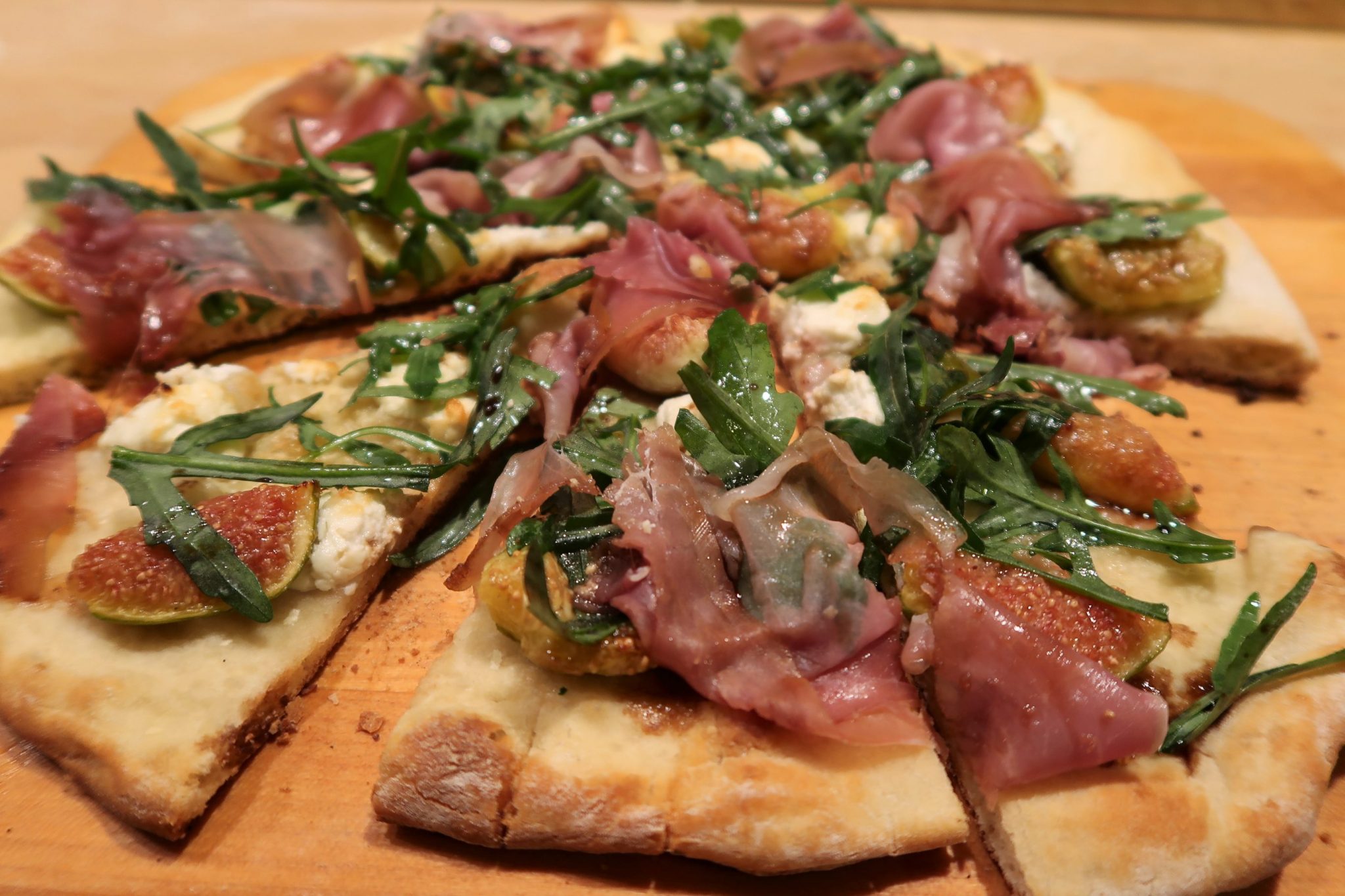 Fig and Prosciutto Pizza Recipe - everybodylovesitalian.com
