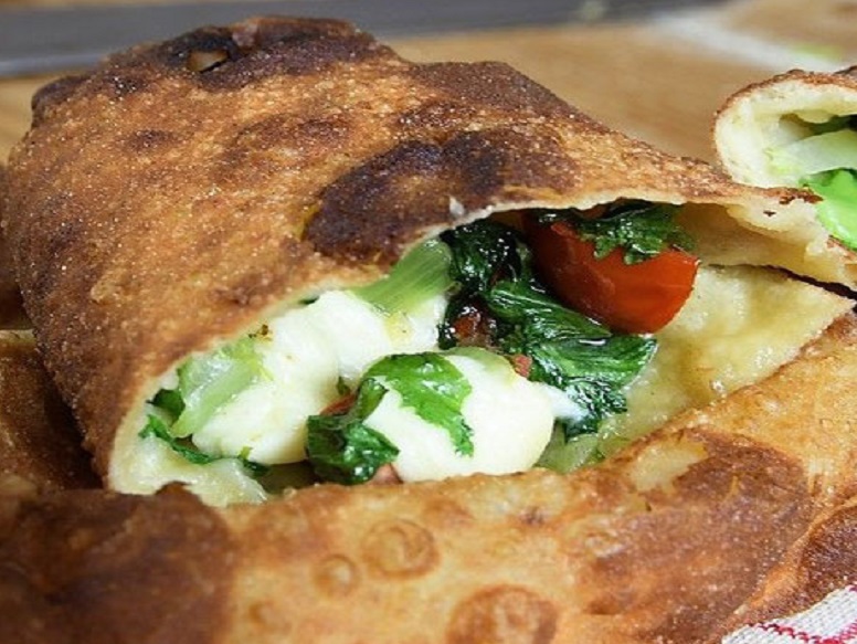 Sicilian Fried Calzone Recipe - everybodylovesitalian.com